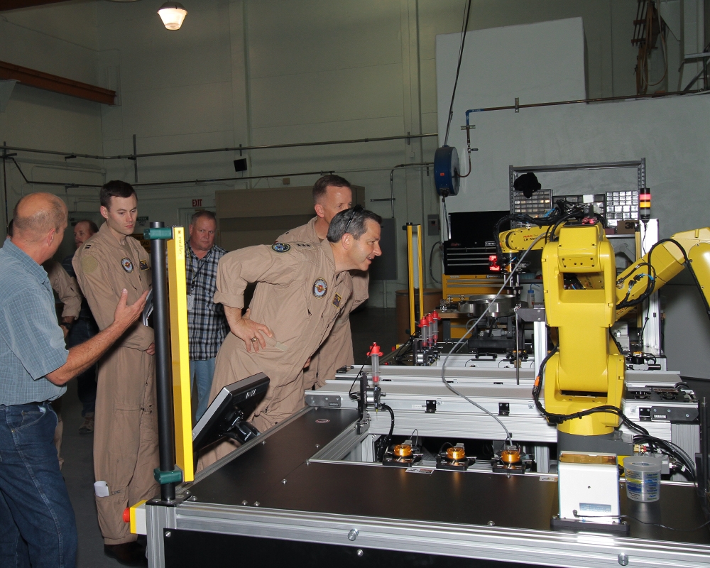 NAVAIR commander visits NAWCWD | NAVAIR