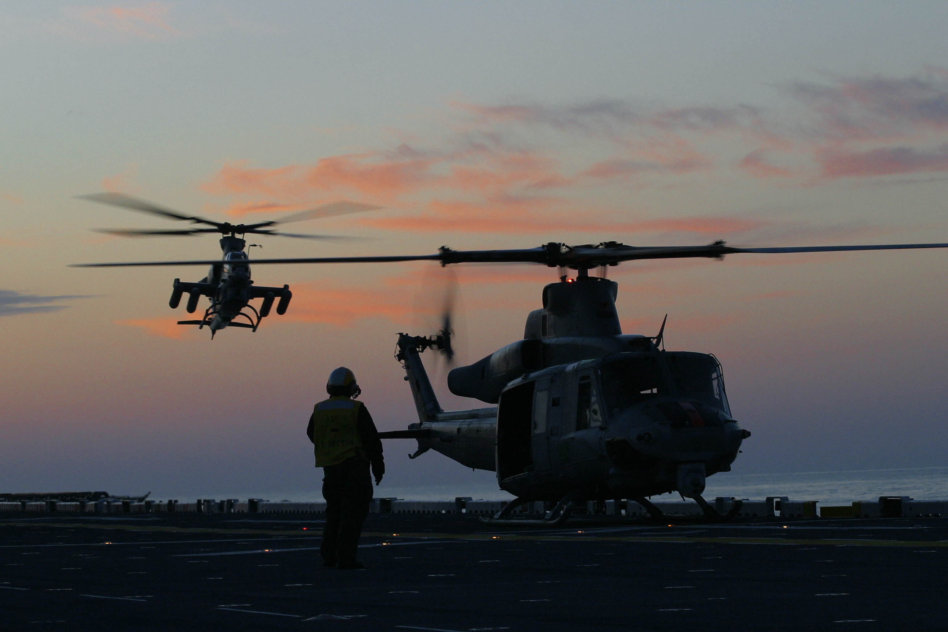 AH-1Z/UH-1Y complete first sea trials | NAVAIR