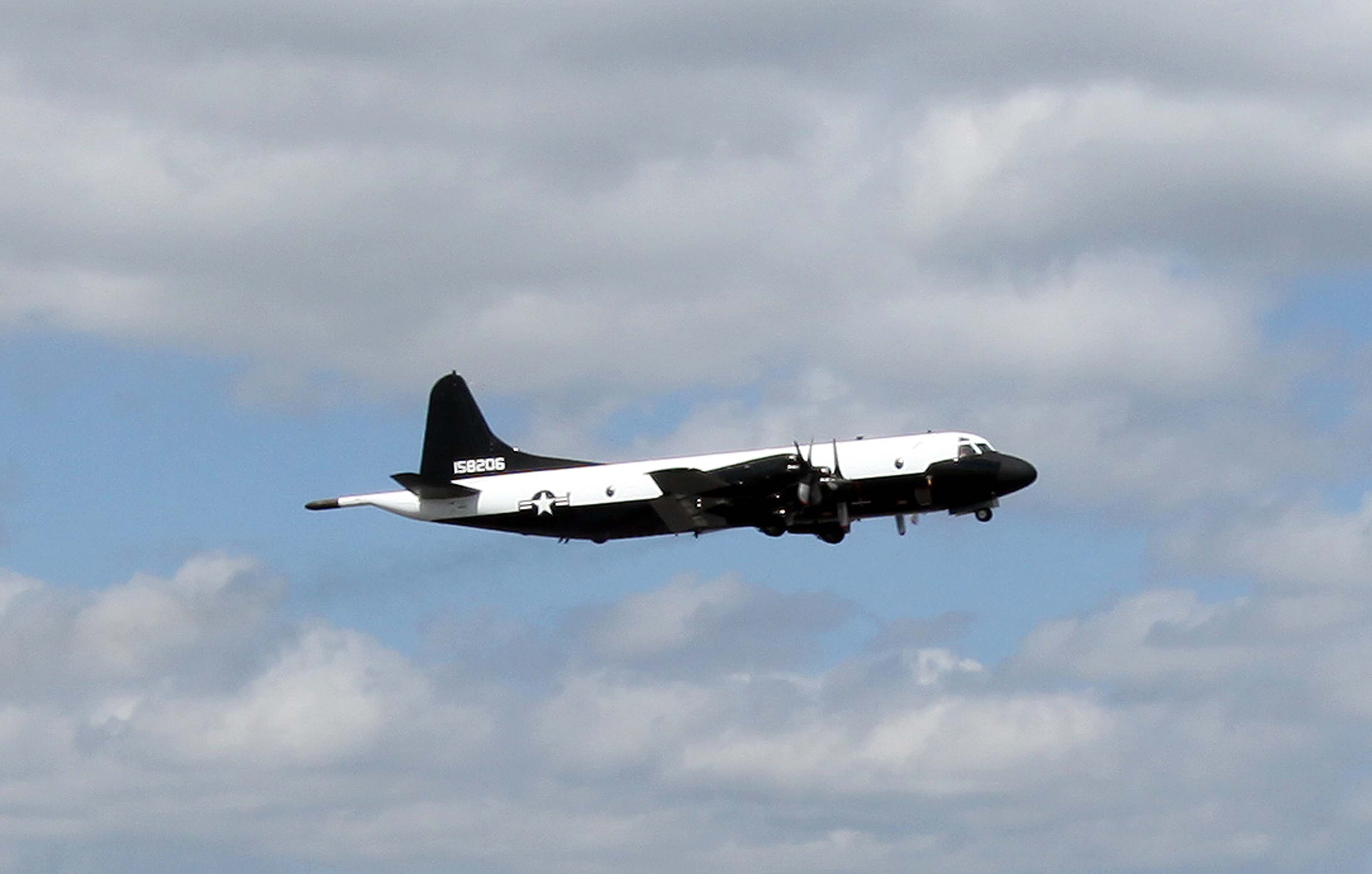 FRCSE applies “Bat” paint to P-3 Orion, harkens bygone era | NAVAIR