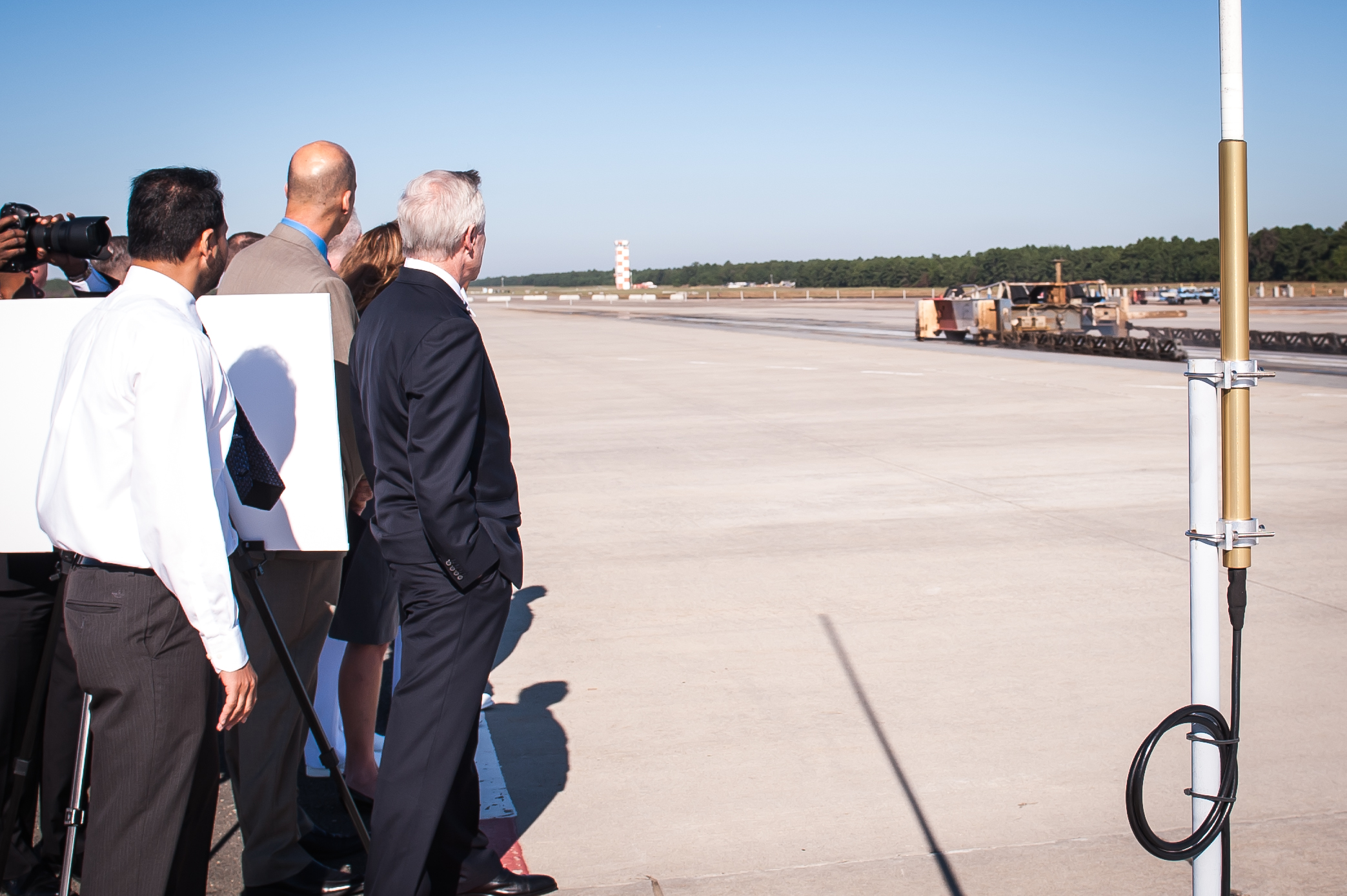 Secretary of the Navy visits NAVAIR Lakehurst | NAVAIR