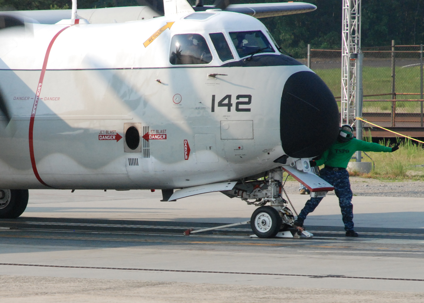 Photo release: EMALS successfully launches first Greyhound | NAVAIR