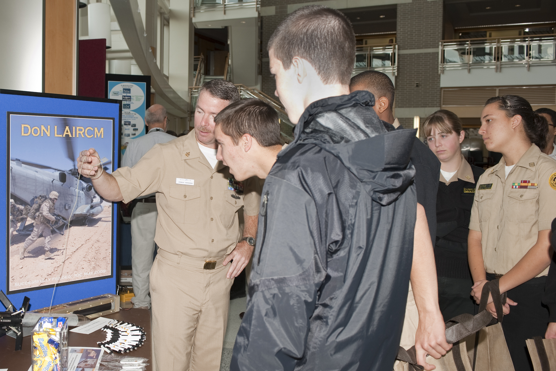 PEO(T) strengthens bond with LHJNA during fall kick-off | NAVAIR