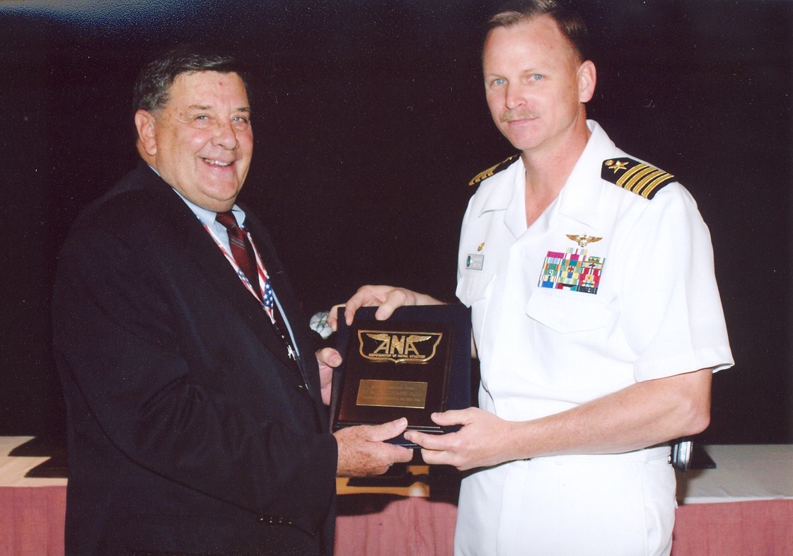 PMA-280’s Tomahawk All-Up-Round Program Team Wins ANA’s 2004 Heinemann Award | NAVAIR