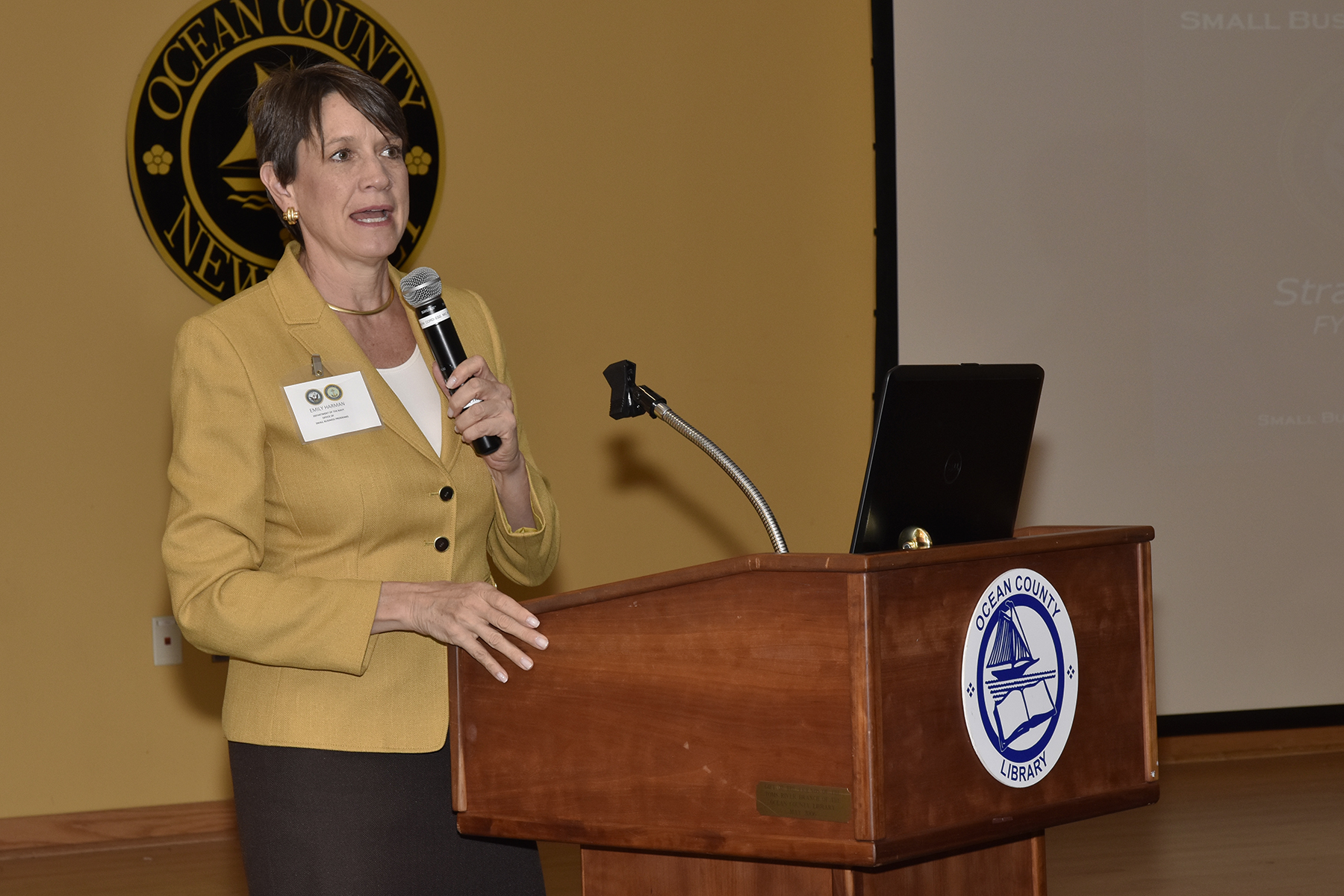 Navy, small businesses talk opportunities at industry day | NAVAIR