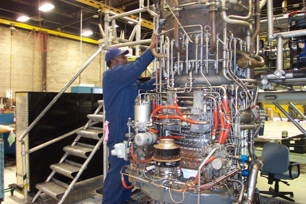 Artisans Breathe New Life into LM2500 Engines | NAVAIR