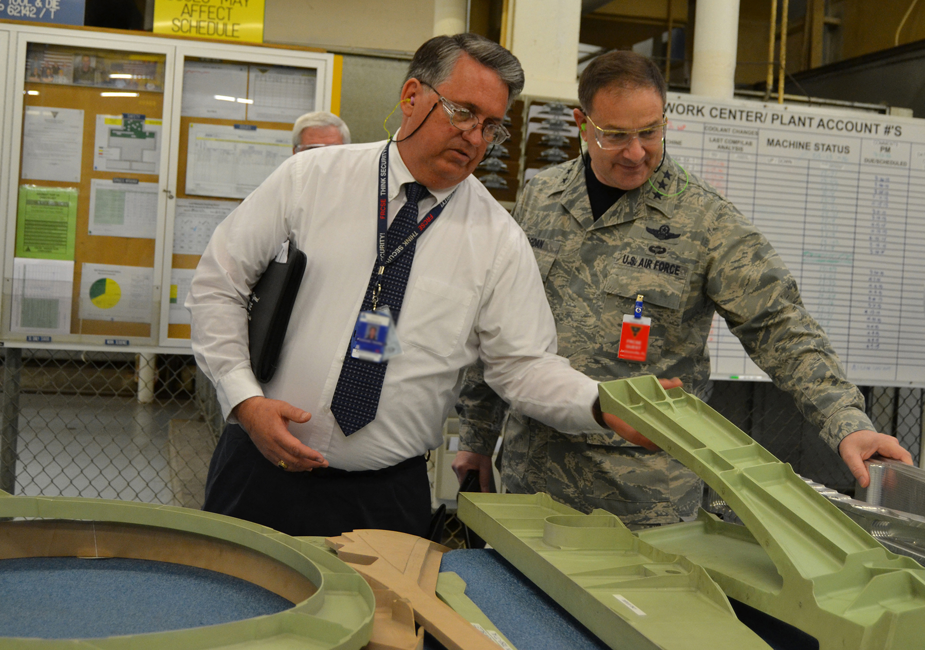 Lt. Gen. Bogdan, PEO, F-35 JPO visits FRCSE | NAVAIR