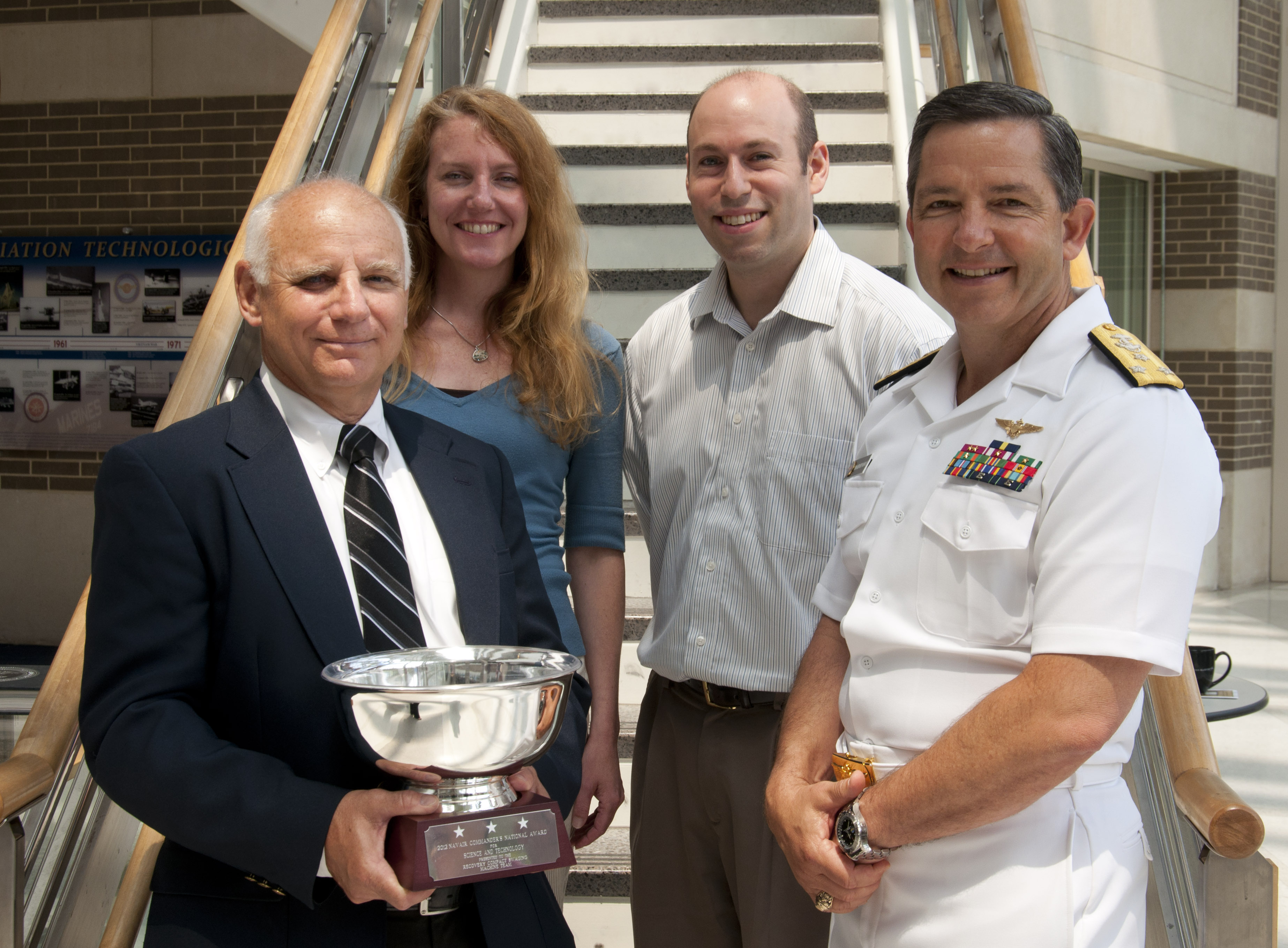 Aircraft recovery team earns NAVAIR Commander’s award | NAVAIR