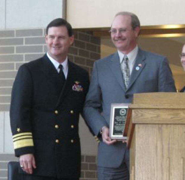 Five at China Lake graduate from NAVAIR leadership programs | NAVAIR