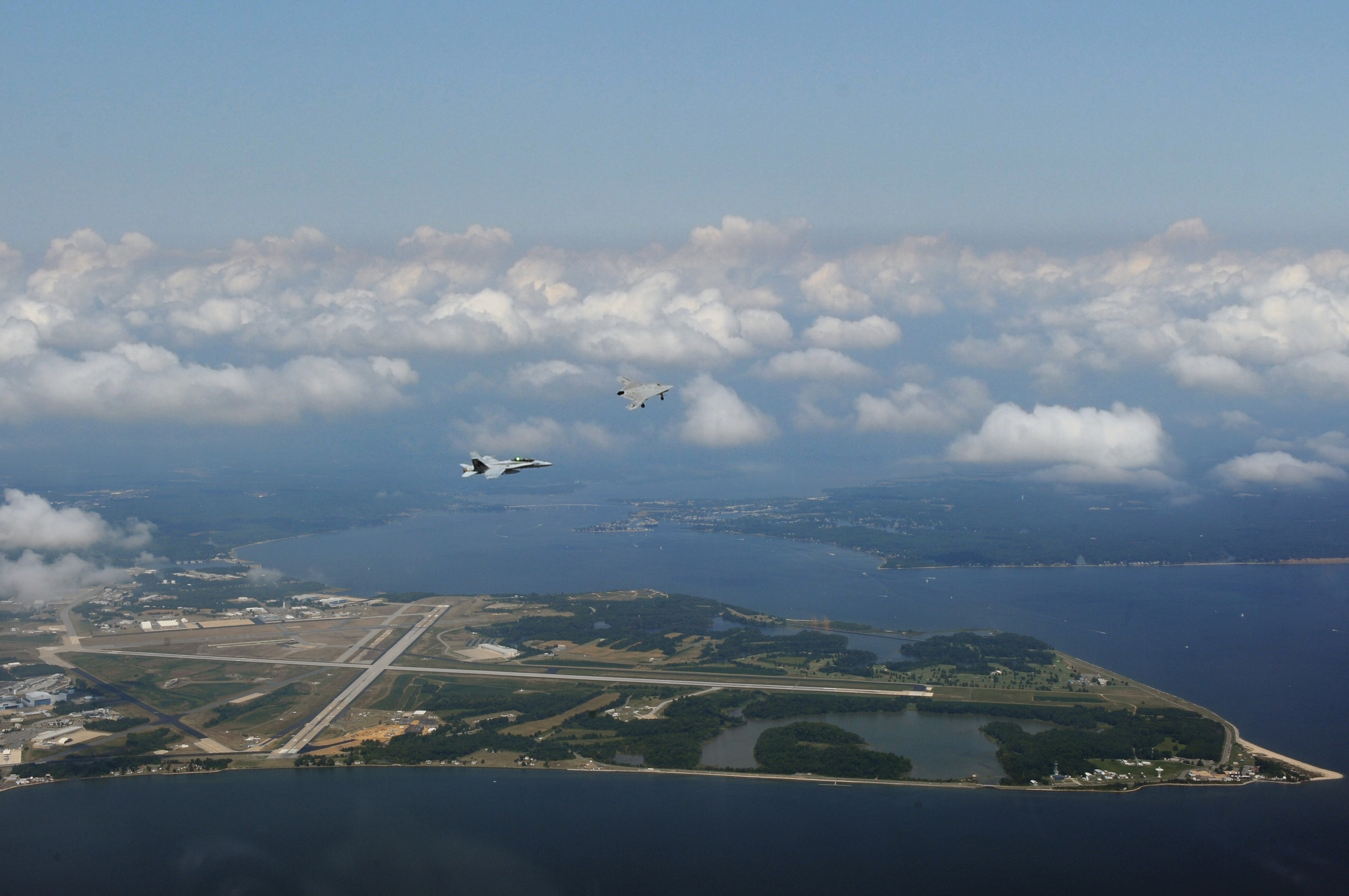 Navy conducts Pax River's first flight of X-47B unmanned aircraft | NAVAIR