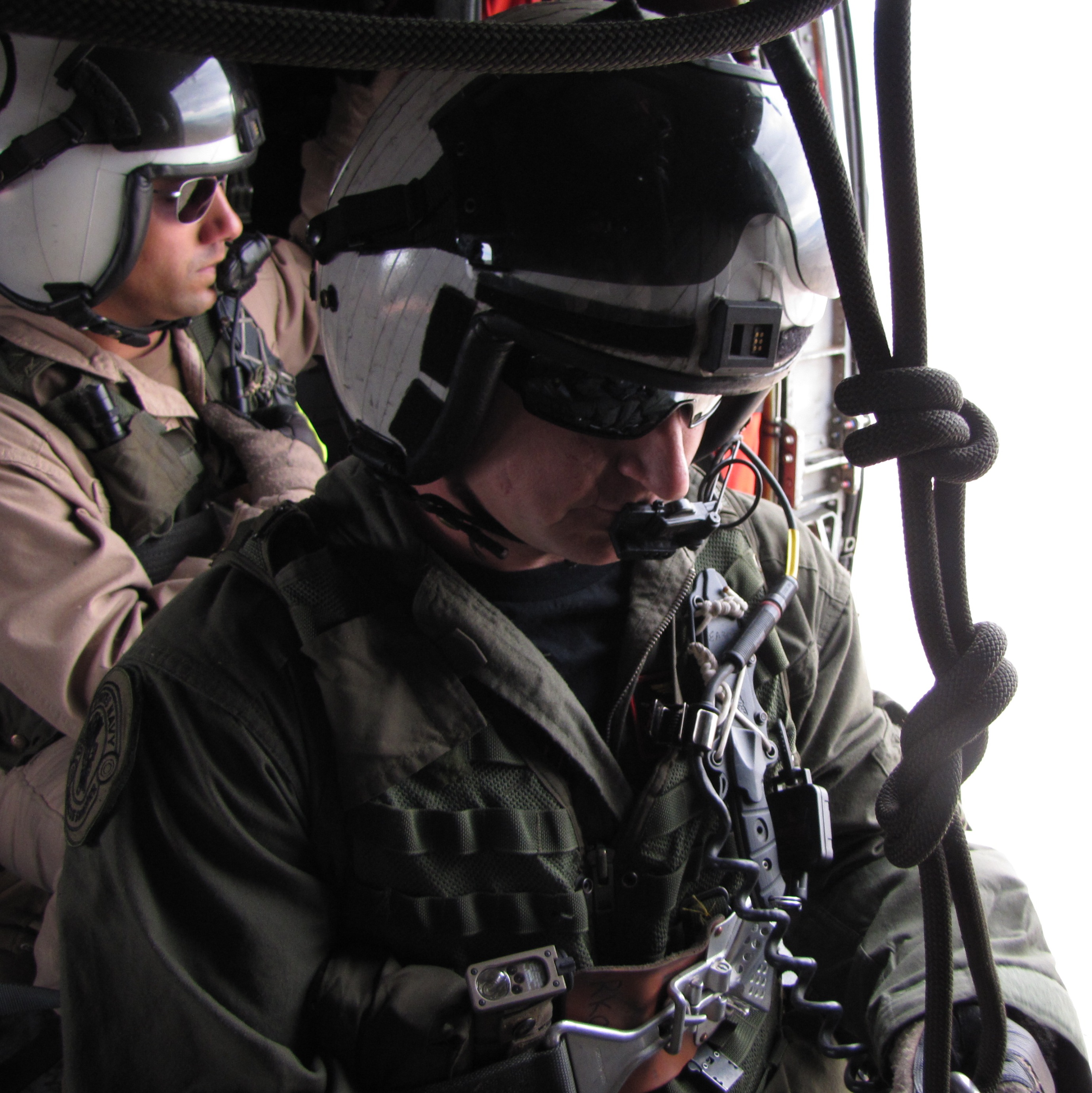 VX-31 SAR rescues injured rider at Cottonwood Pass in the Sierra Nevada ...
