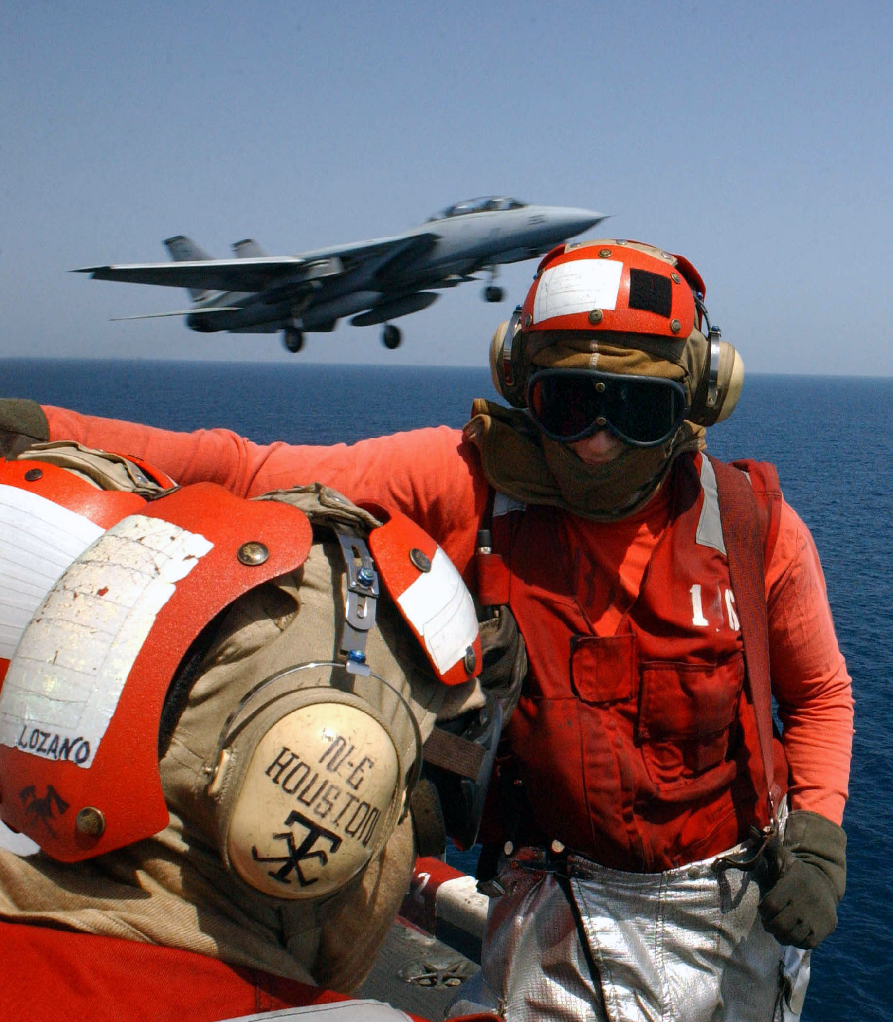 NAVAIR Response Center . . . support for the aviation community | NAVAIR