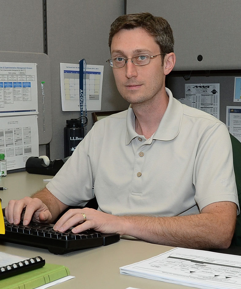 NAVAIR test engineers earn honors from Navy | NAVAIR