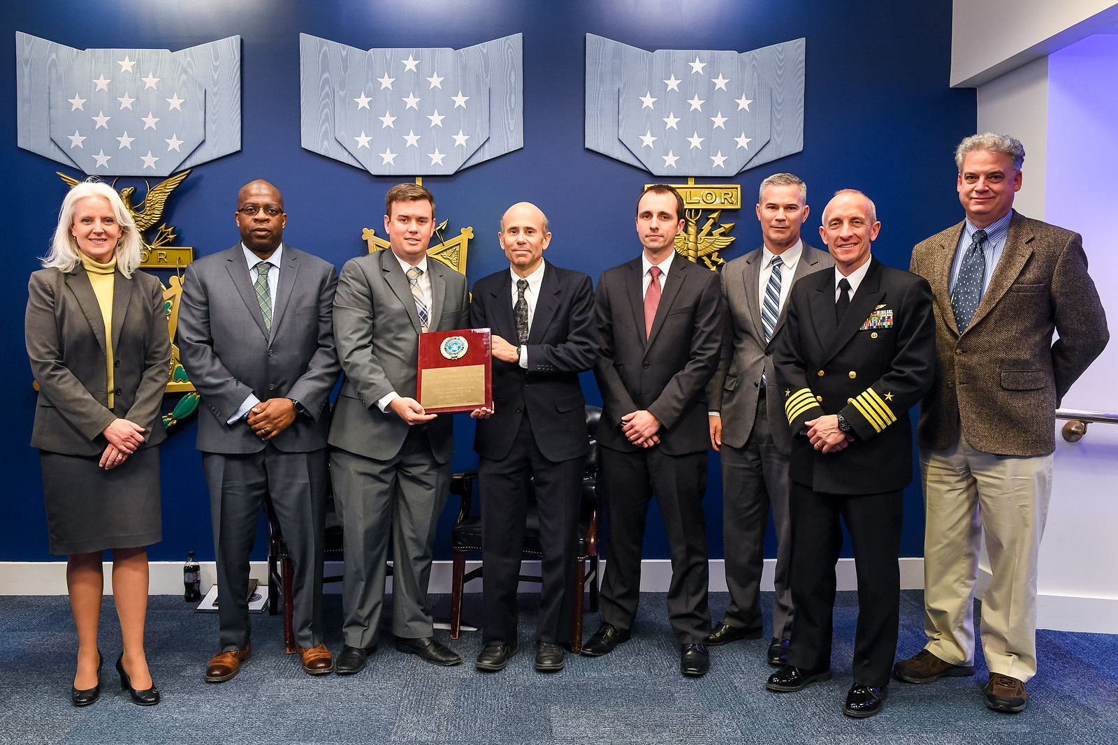 NAVAIR’s Air Combat Electronics Team Recognized with Defense Standardization Award | NAVAIR
