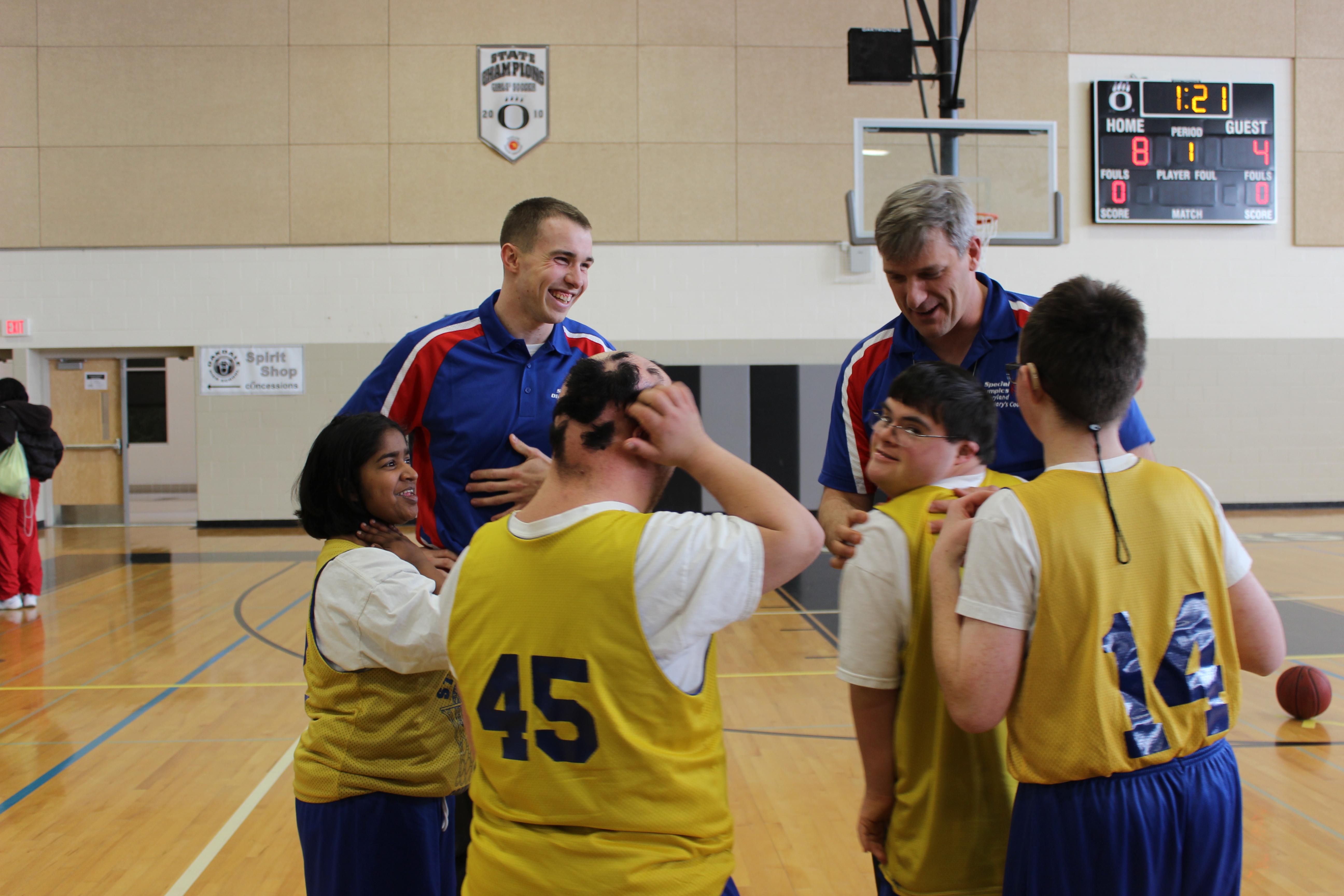 Two PMA-275 members share time and love for Special Olympics | NAVAIR